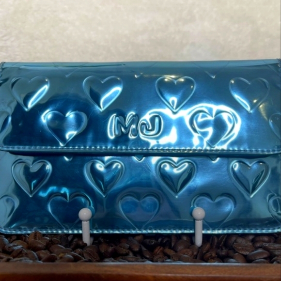 Marc By Marc Jacobs | Bags | Nwot Marc By Marc Jacobs Metallic Blue Heart Crossbody Clutch ...